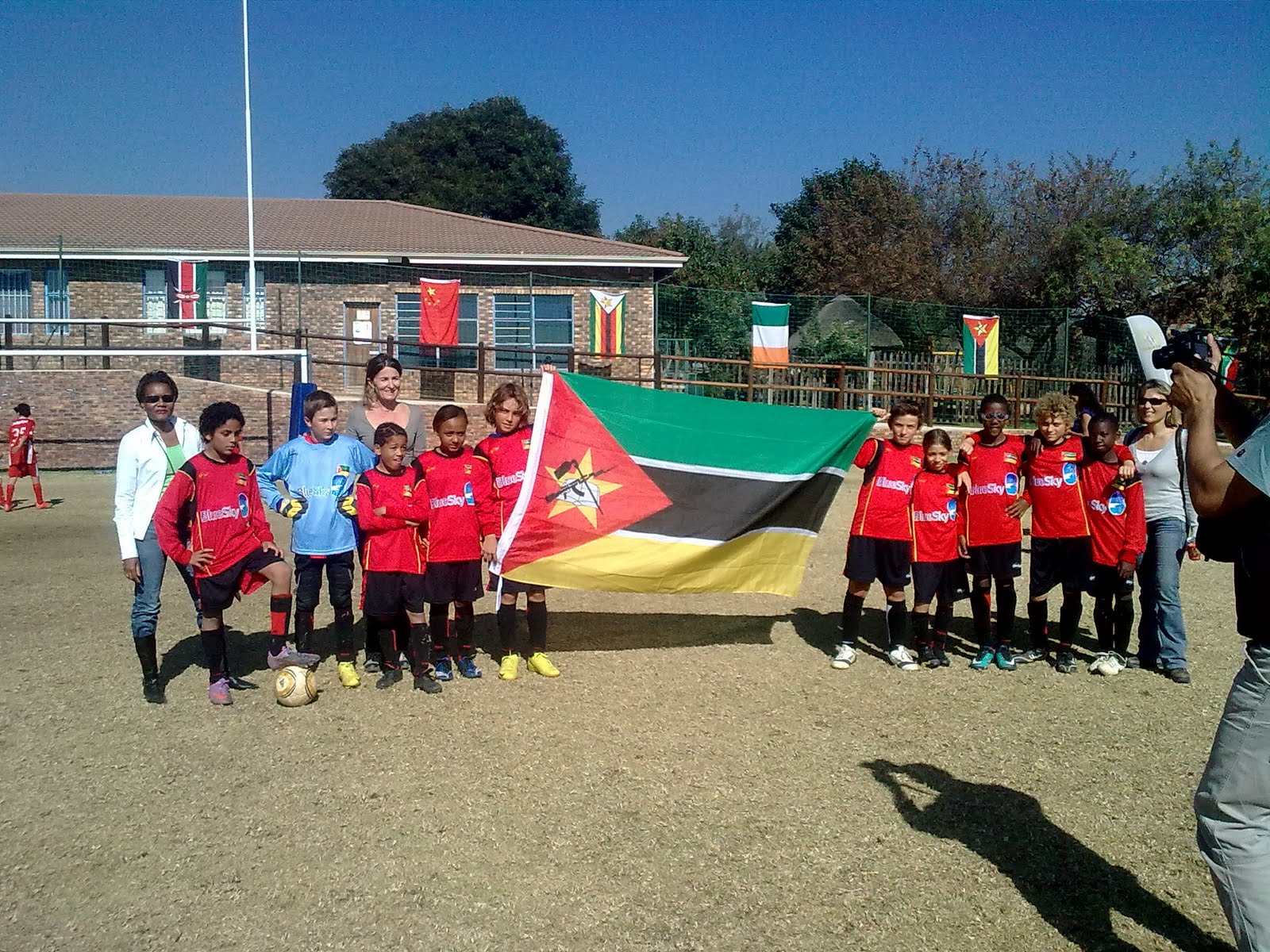 CLUBE DESPORTIVO ECOLE FRANÇAISE DE MAPUTO