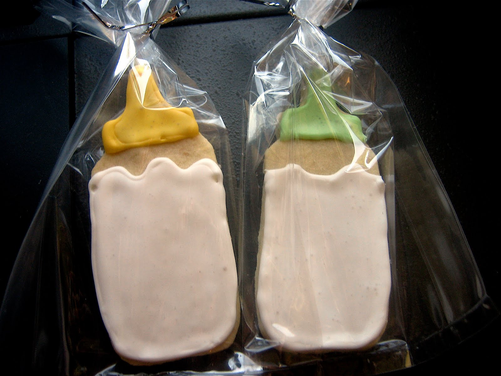 Stephanie Cooks: Baby Bottle Cookies