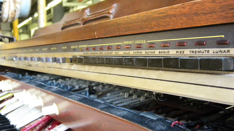 MATRIXSYNTH: Vintage Moog Synthesizer from Thomas Organ