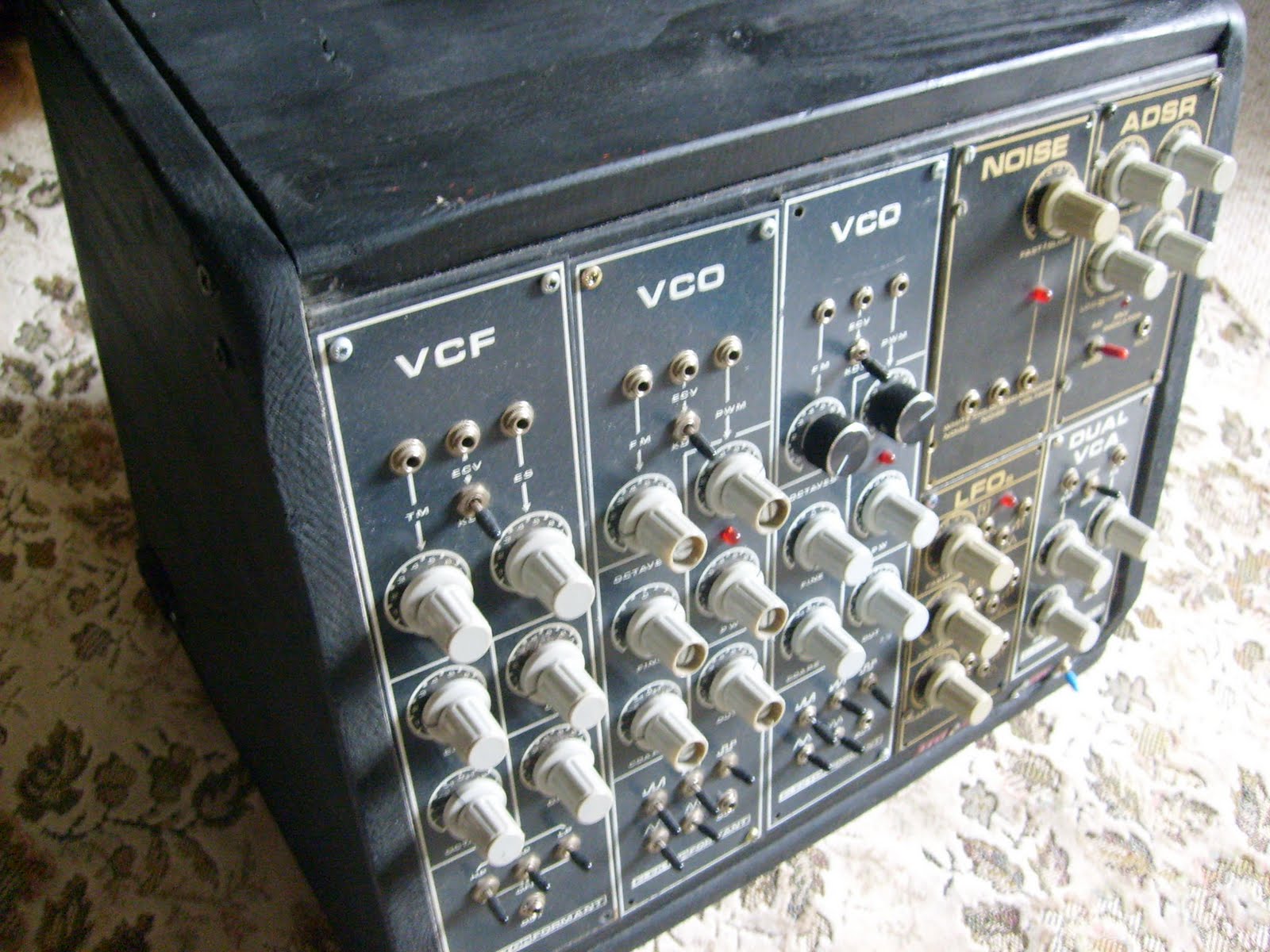 MATRIXSYNTH: ELEKTOR FORMANT MODULAR SYNTHESIZER