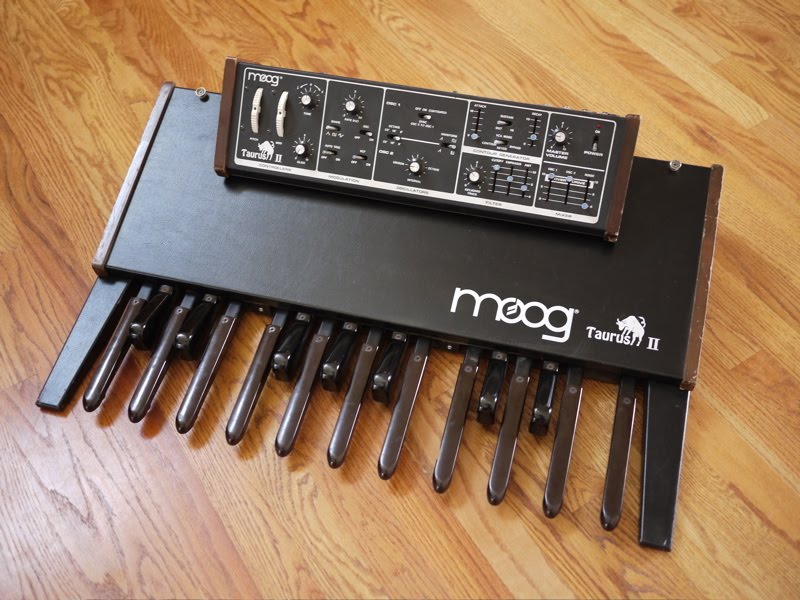 MATRIXSYNTH: Moog Taurus II Bass Synthesizer