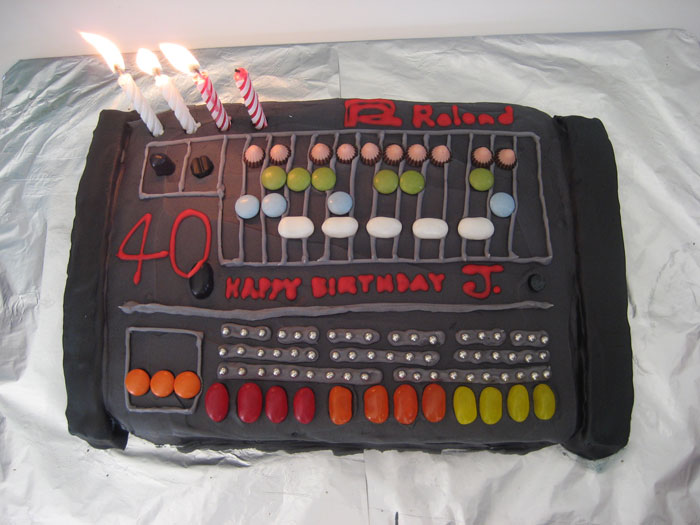 MATRIXSYNTH: Roland TR-808 Synth Cake
