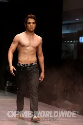 Body Hunks: Jake Cuenca 026
