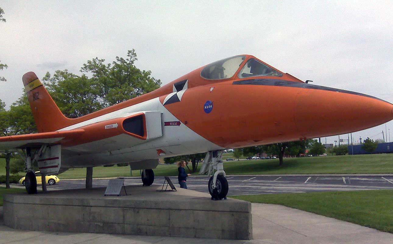 nhungdoicanh: Douglas F5D Skylancer