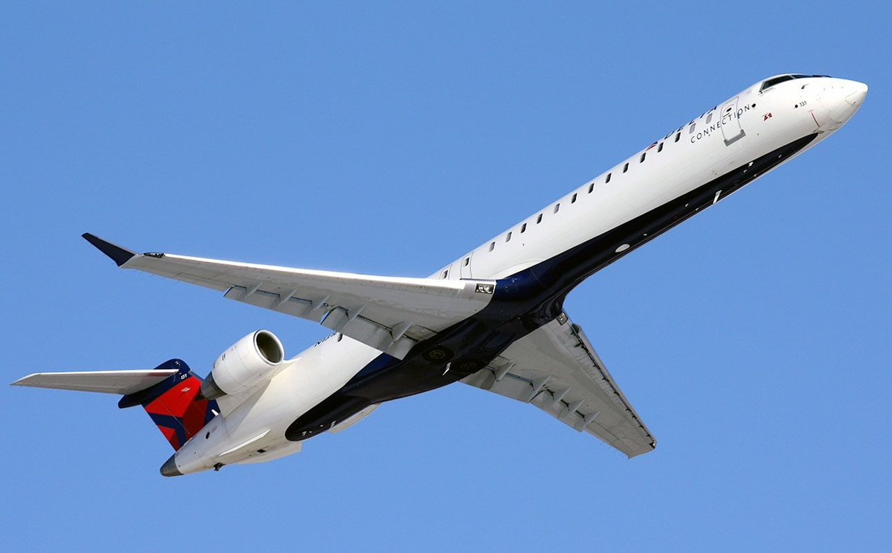 nhungdoicanh: Bombardier CRJ-900