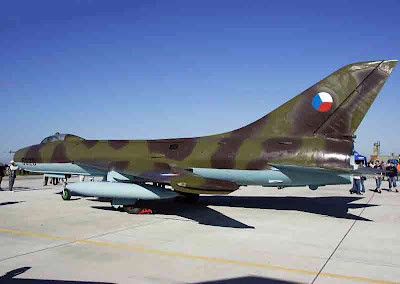 nhungdoicanh: Sukhoi Su-7 Fitter-A