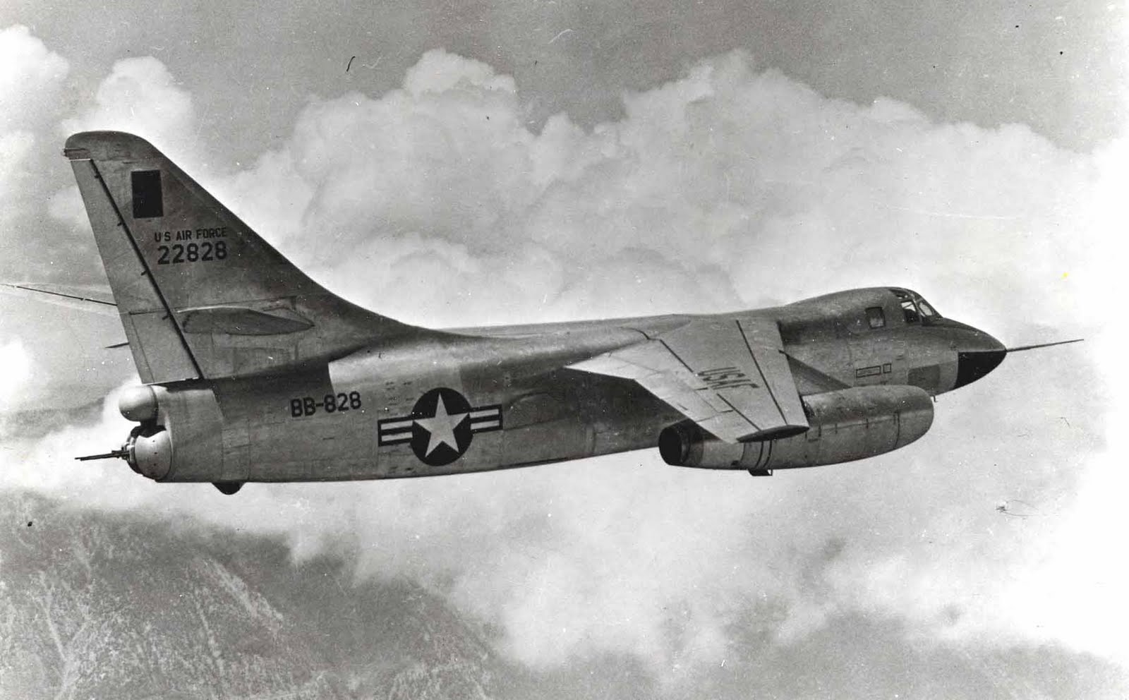 nhungdoicanh: Douglas B-66 Destroyer