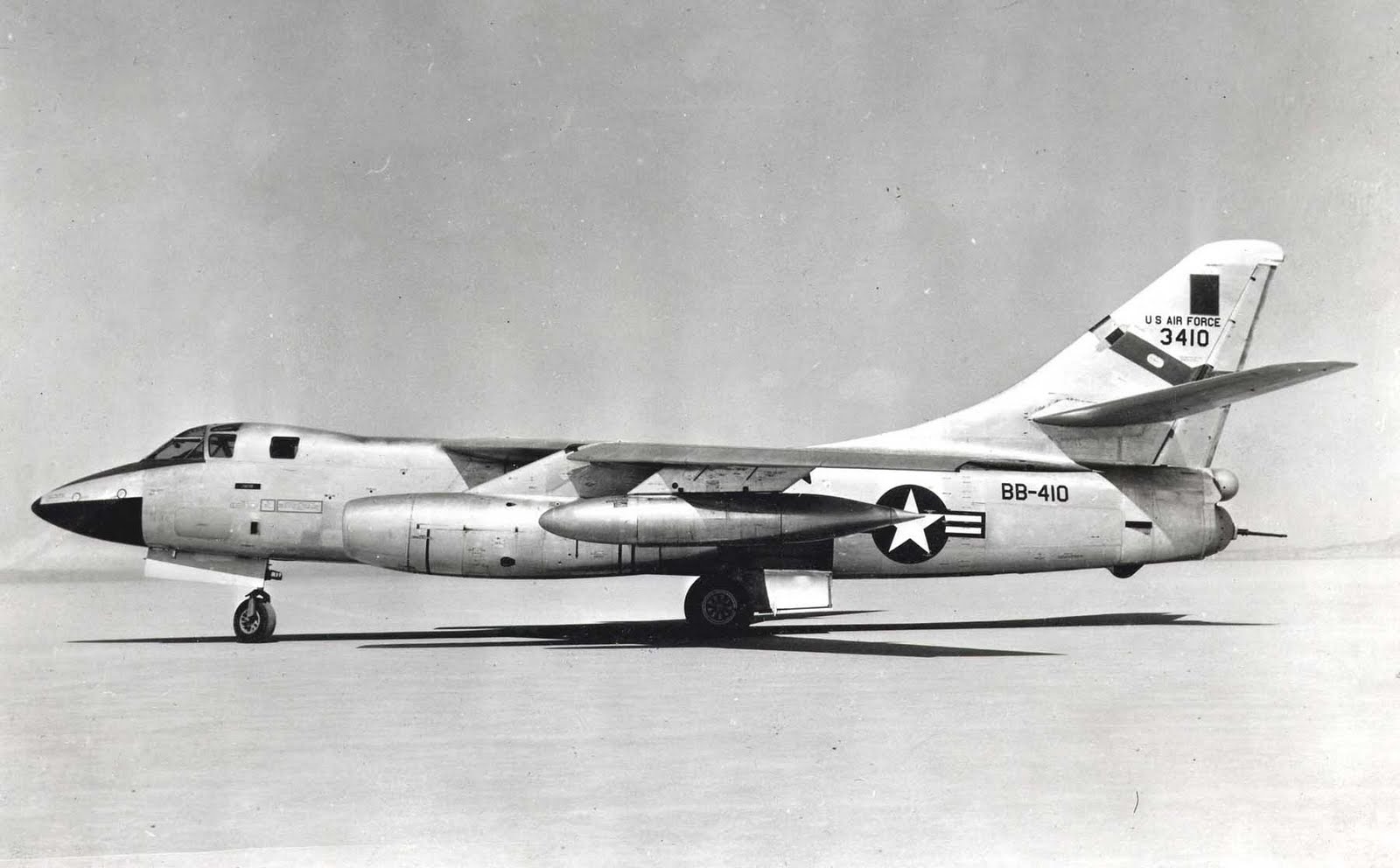 nhungdoicanh: Douglas B-66 Destroyer