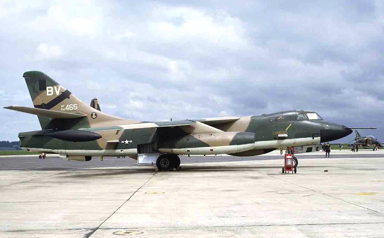 nhungdoicanh: Douglas B-66 Destroyer