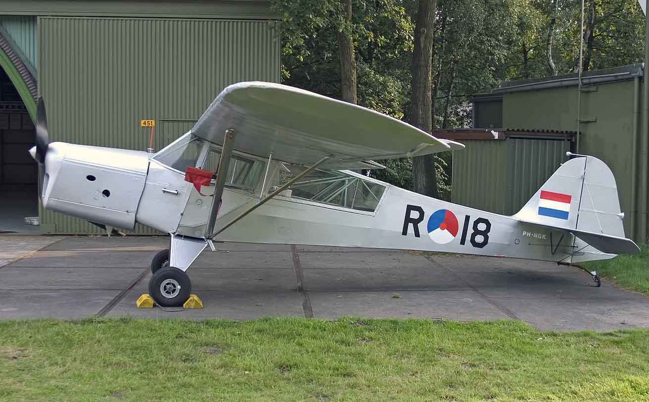 nhungdoicanh: Taylorcraft Auster