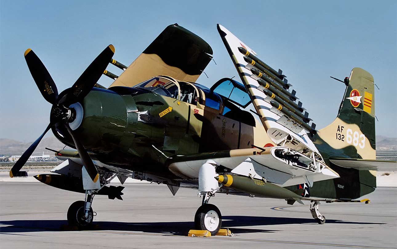 nhungdoicanh: Douglas A-1 Skyraider