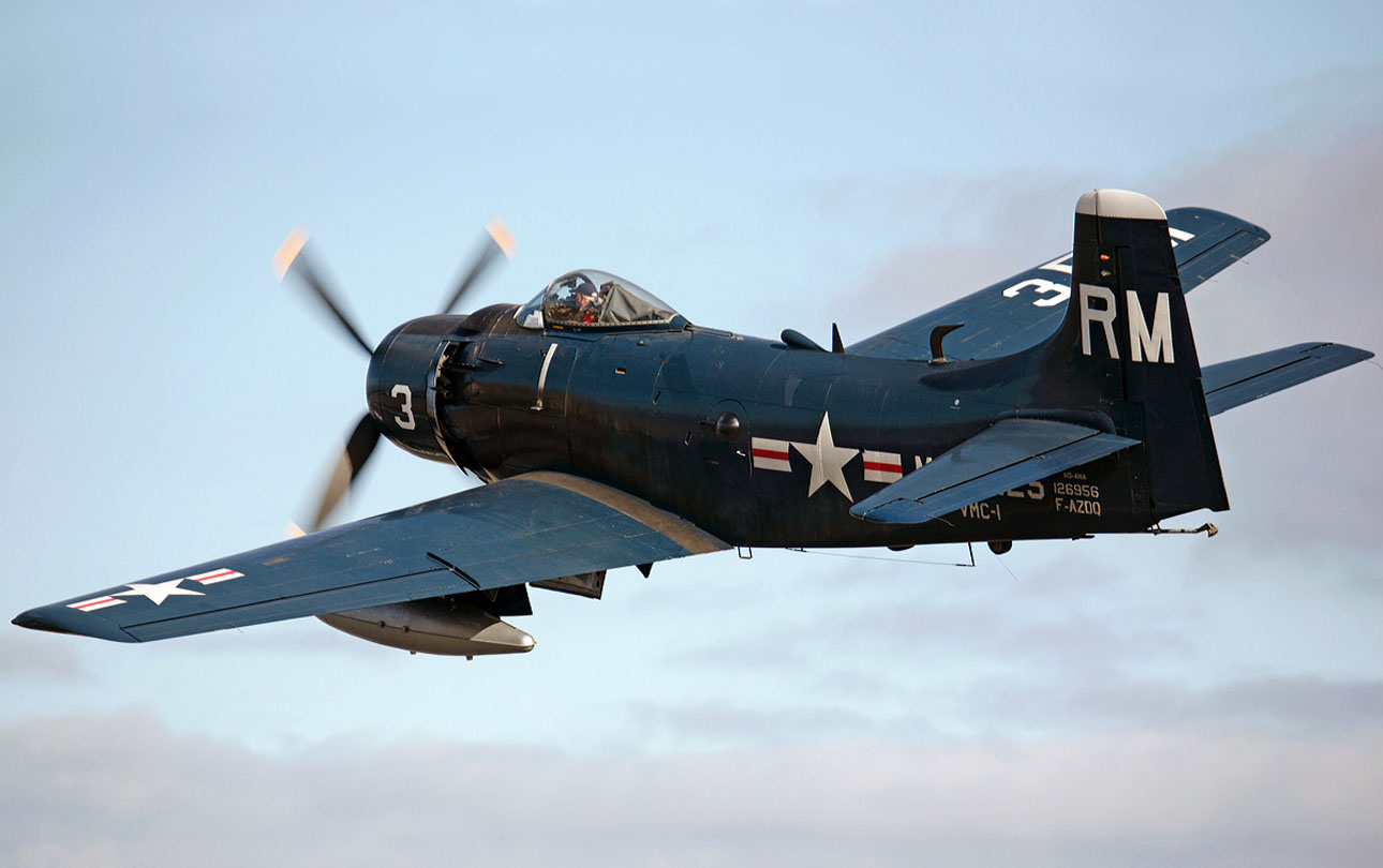nhungdoicanh: Douglas A-1 Skyraider
