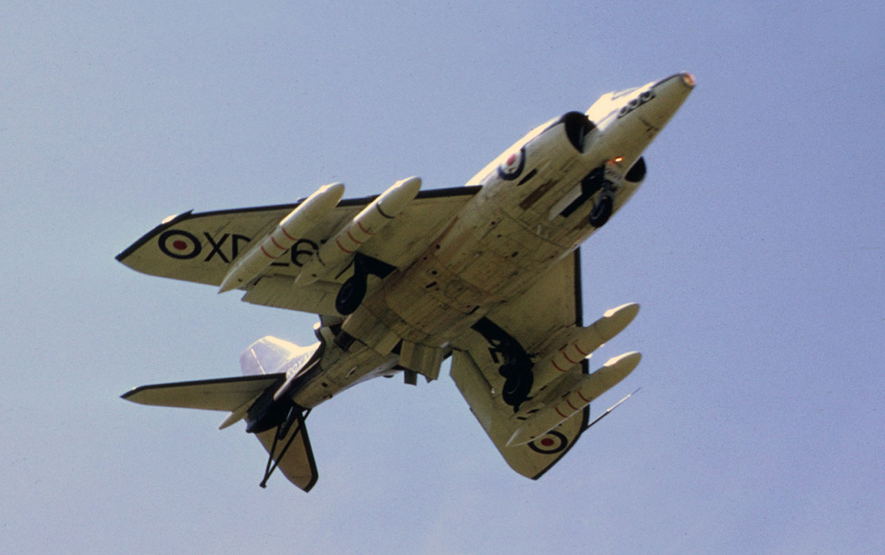 nhungdoicanh: Supermarine Scimitar