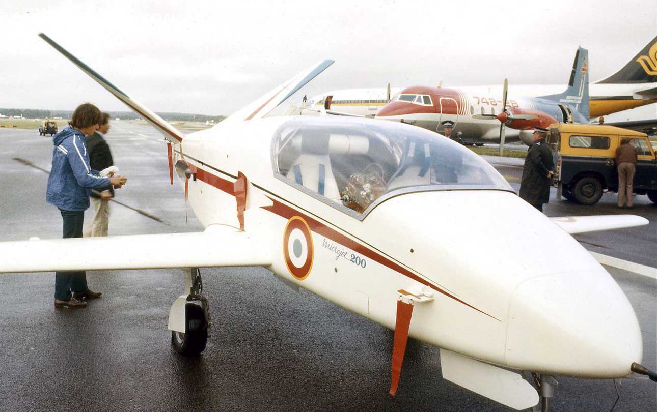 nhungdoicanh: Microturbo Microjet 200