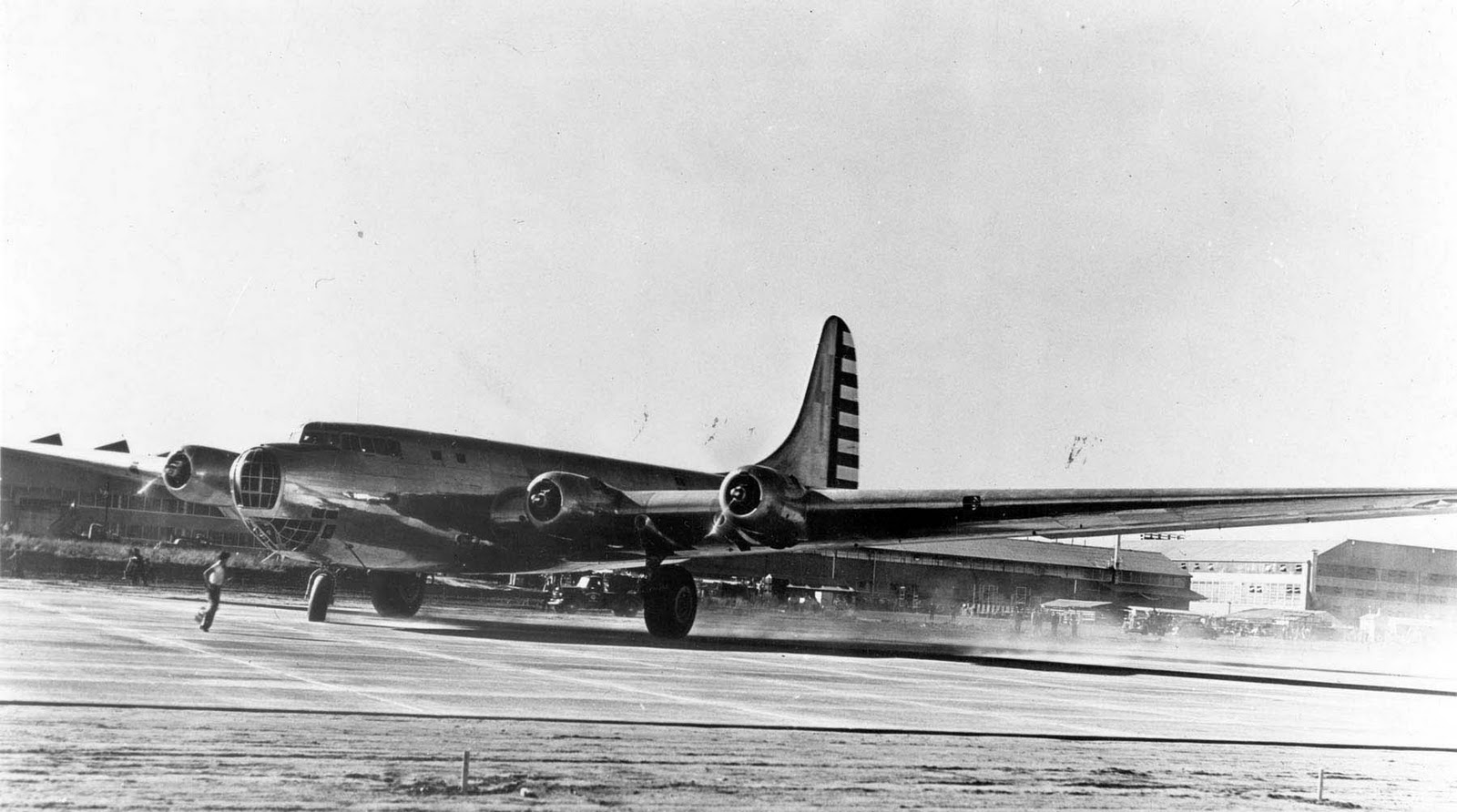 nhungdoicanh: Douglas XB-19