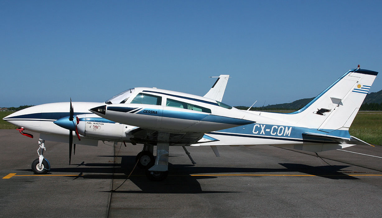 nhungdoicanh: Cessna 310