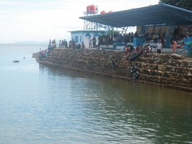 Taman Baca Masyarakat Pomalaa: Menikmati Wisata di Pantai Harapan Pomalaa