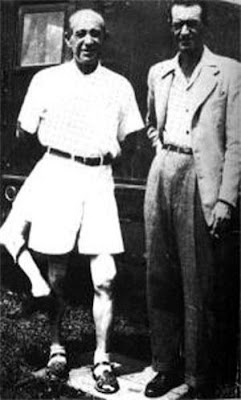 New Unique Pics: People with multiple legs