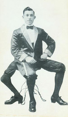 New Unique Pics: People with multiple legs