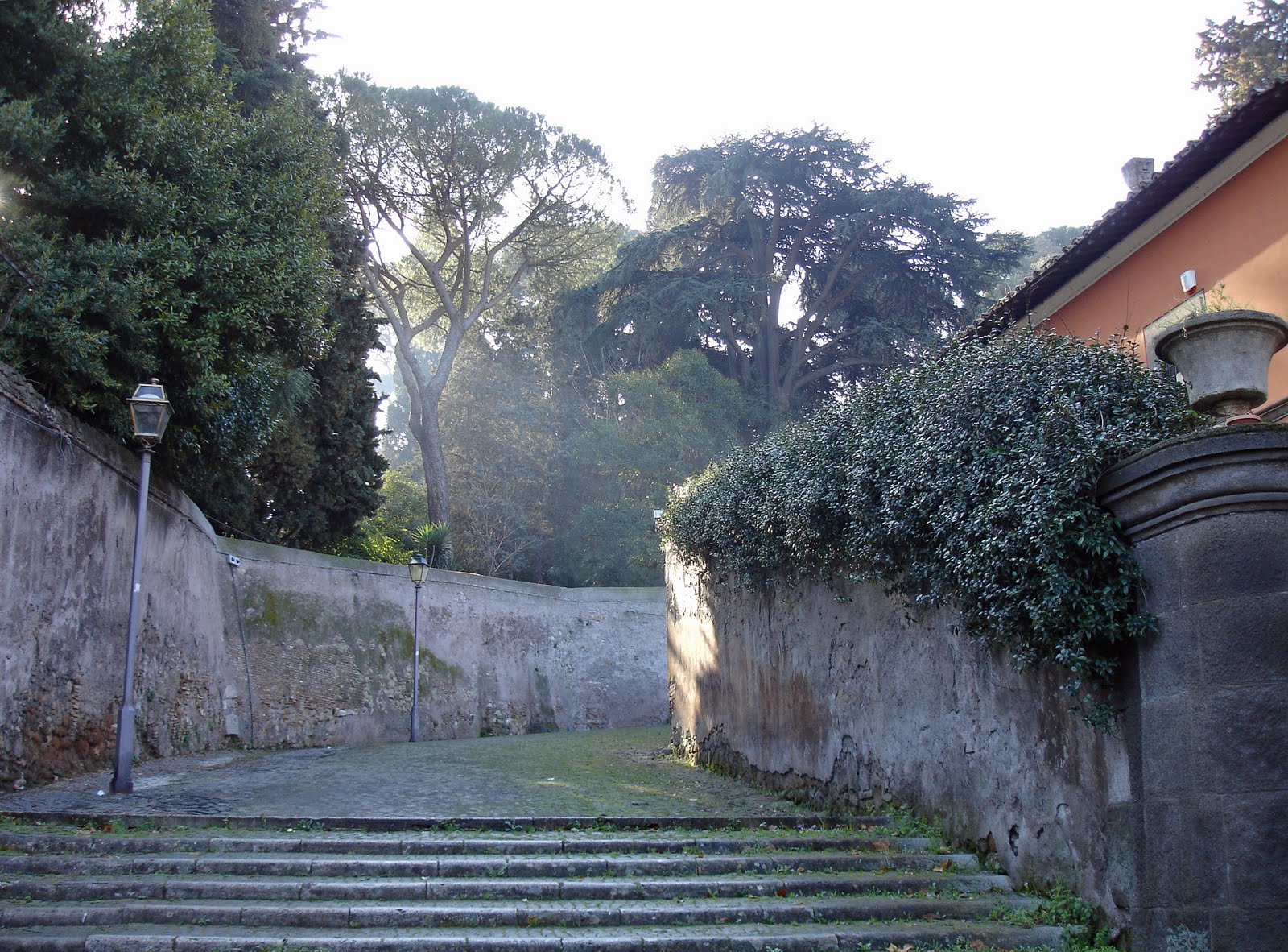 Rome With Kids: TREASURE HUNT ON ROME'S AVENTINE HILL