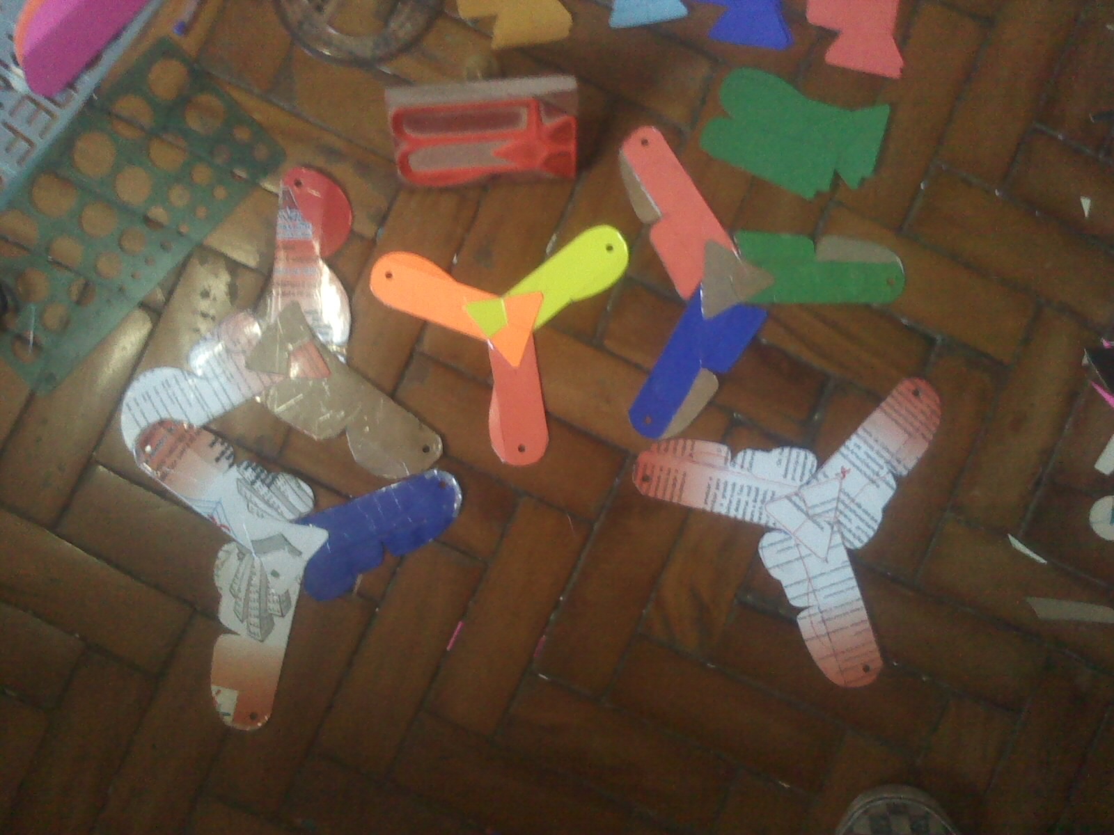 Bumerangue de material Reciclado: Projetando um bumerangue que acende ...