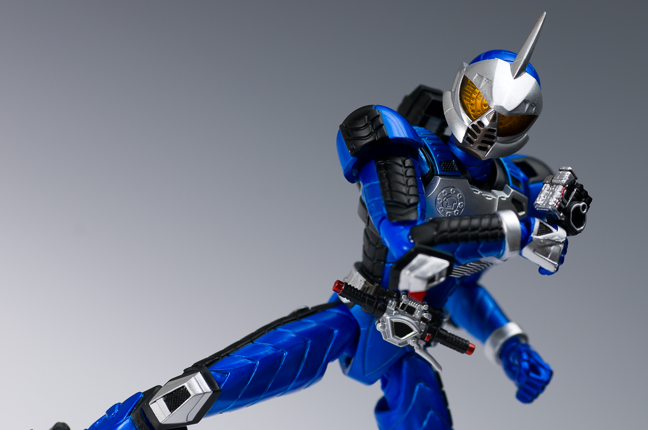 SentaiFive s Tokusatsu Multiverse REVIEW S H Figuarts Kamen Rider Accel Trial Form sentaifive-s-tokusatsu-multiverse-review-s-h-figuarts-kamen-rider-accel-trial-form