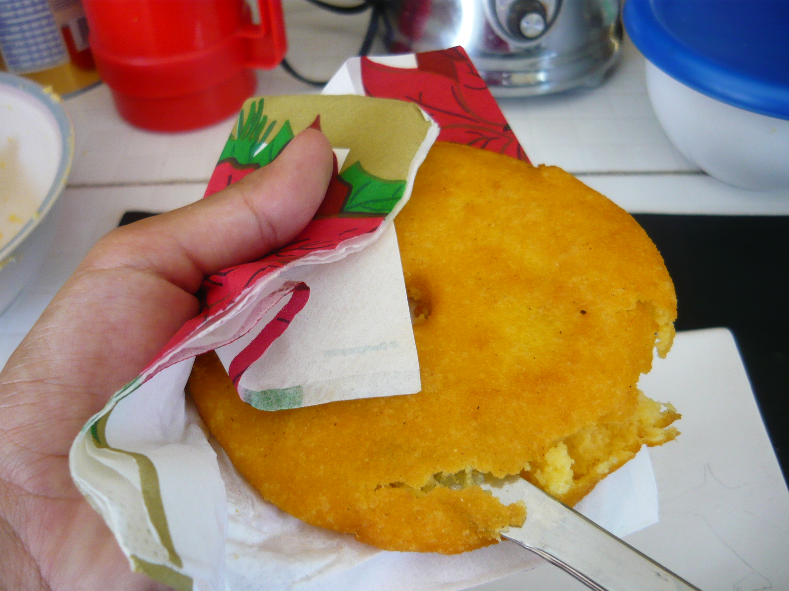 FOOD, DRINKS + PARTY: HOW TO PREPARE AREPA