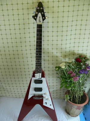 _[WBS]_ Music Store: 51 . Gibson Custom Flying V Red-Cherry