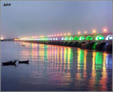 Pakistan Dresses Tour de` PAK: Sukkur City