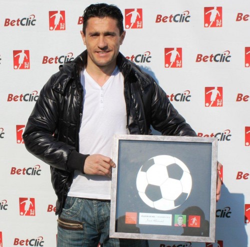 Zé Manel recebeu o prémio do melhor jogador de Dezembro | Sou Trofense