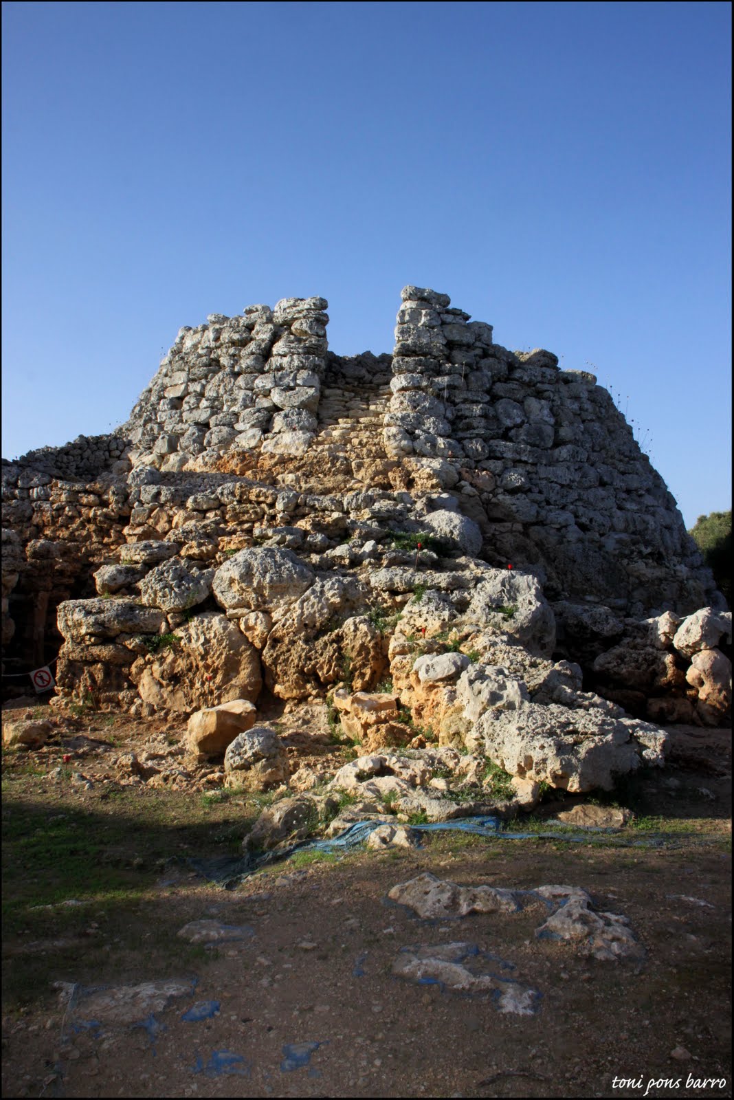 -MENORCA-: Talayot de Curnia.