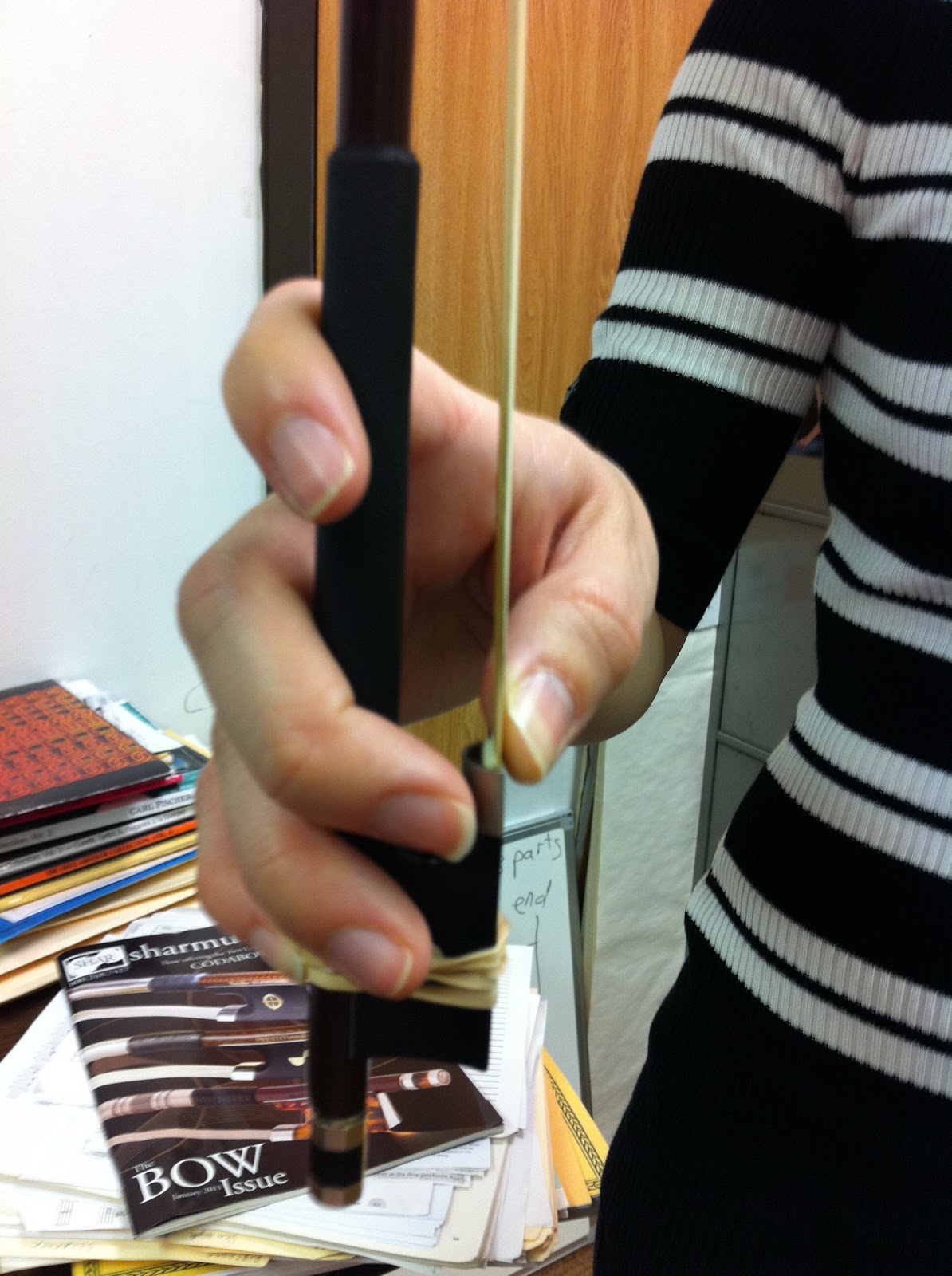 TEACH SUZUKI: How to Start a Beginner, part 2: Holding the Bow