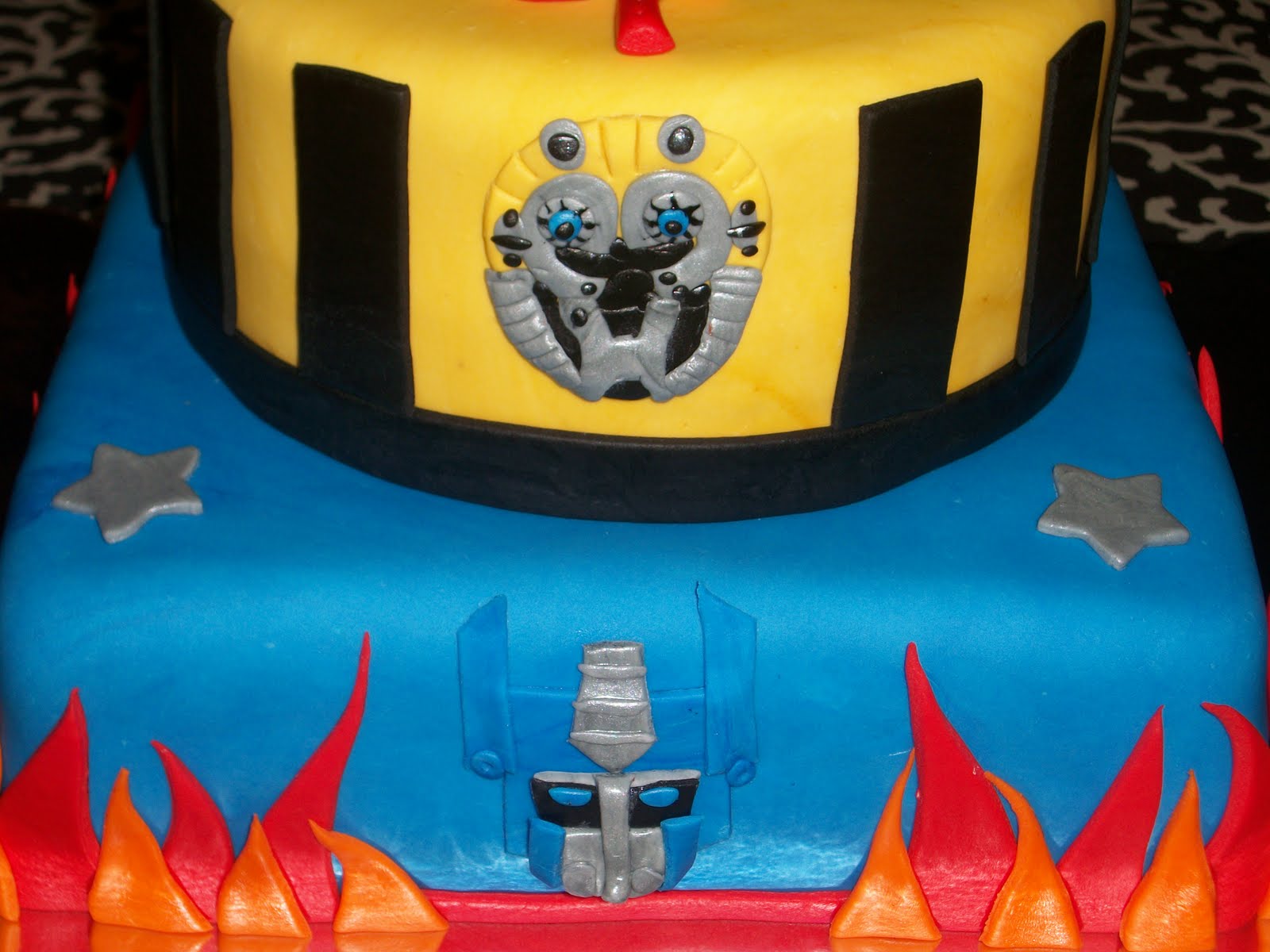 Sweet Pea Cake Company: Transformers Cake