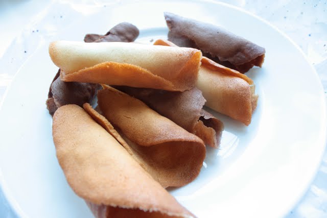 Hungry?: chocolate and vanilla Tuiles!!!!
