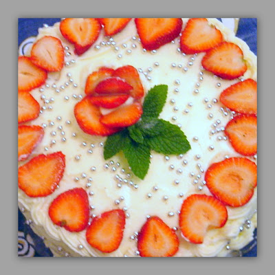 Phoenician Gourmet: Lebanese Mloukhieh - Jews Mallow Stew