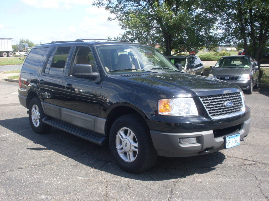 Ride Auto: 2003 Ford Expedition XLT, 4 Door 3rd seating 5.4 Liter V8