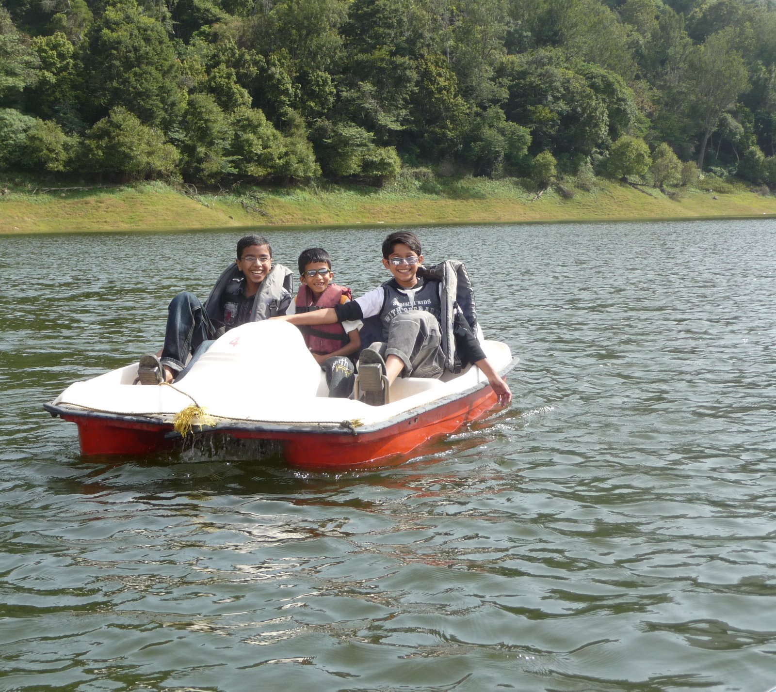 Snaps from life!: Boating in Munnar