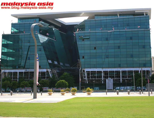 bahagian pengurusan latihan kkm - Madeleine Welch