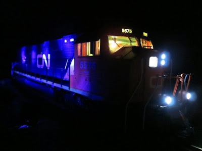 G-Scale Train Fun: CN Train Engine Photos - Dark with Lights On
