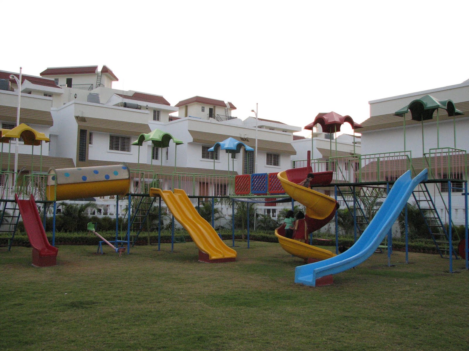 Lake Paradise Talegaon (Pune): Garden view with children play park