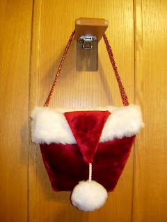 quiltitems4u: My "Santa Hat Purse"