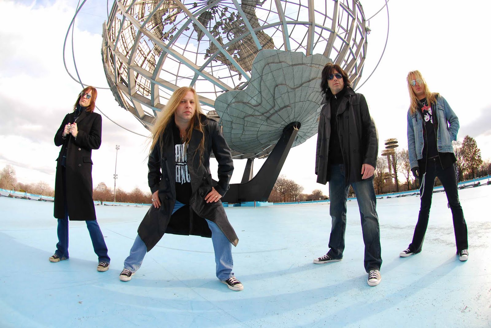 Combe do Iommi ®: Danger Danger - Revolve [2009]