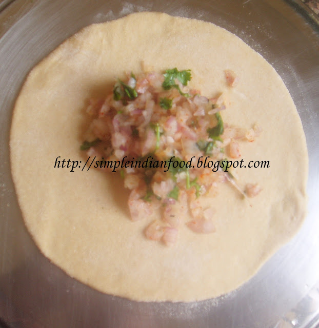 Simple Indian Food- An Easy Cooking Blog: Onion stuffed paratha