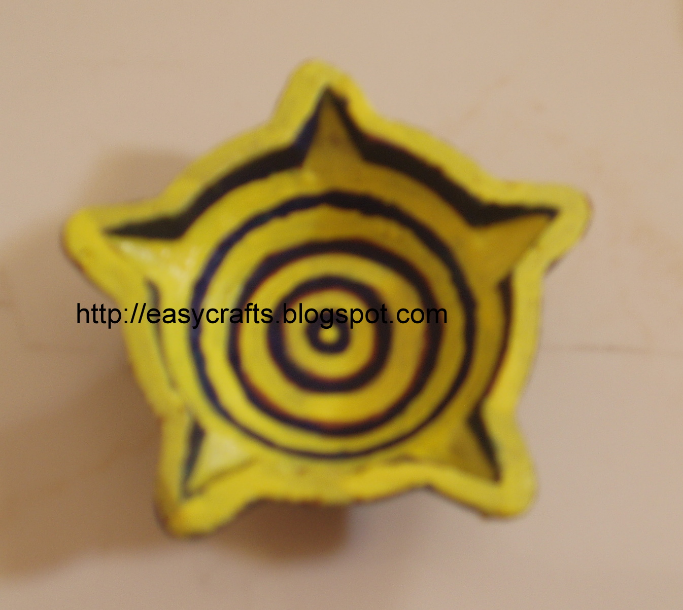 Easy Crafts - Explore your creativity: Painted diyas/mud lamp