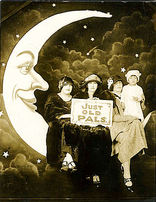 The Constant Gatherer: Paper Moon Photos