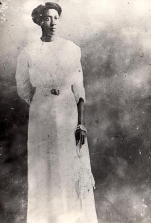 Between the Gate Posts: Wordless Wednesday - Ada Markham Spencer