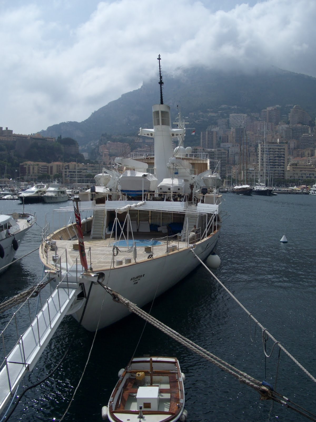 Superyachtfan: Niarchos family - Atlantis II - Hellenic - 115 metres - 1981