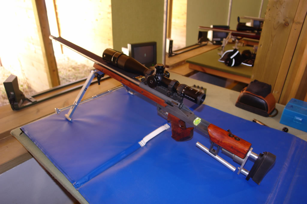 08.10 | ArmasAdictos