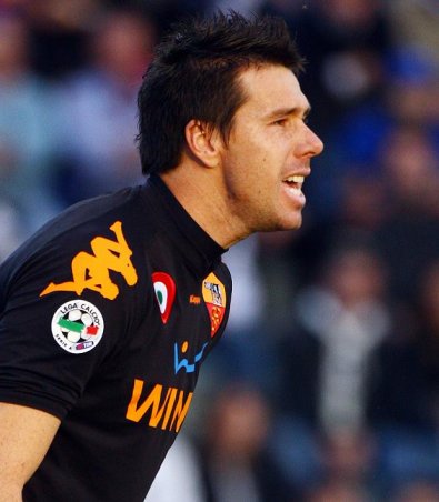 Tottenham oferece 16 milhões por Falcao, e Benfica ataca Doni! - Visão ...