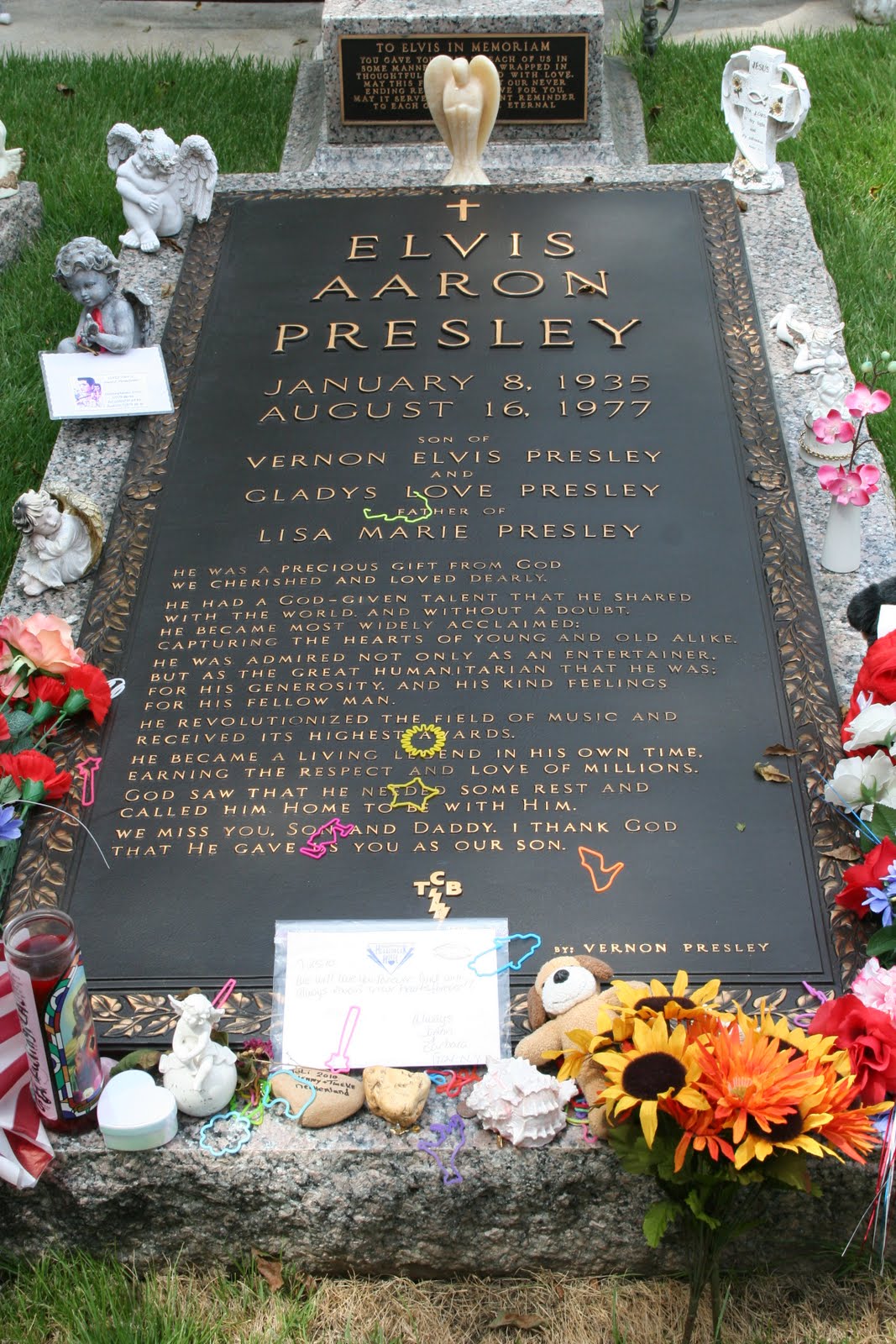 Where Has Ron Roamed?: Elvis Presley's Grave
